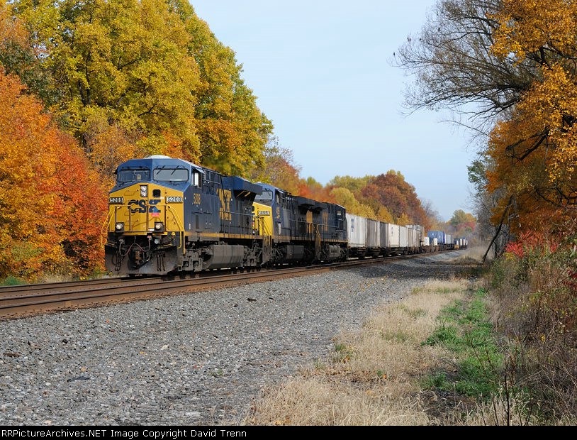 CSX 5208 WB CSX L117 at MP106.8 on track number one